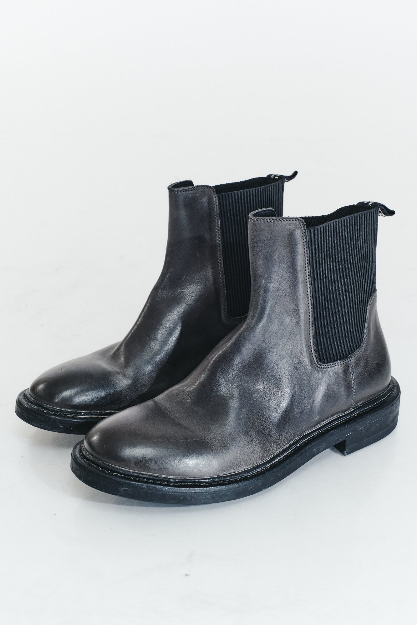 מגפון LOLA - Comme Il Faut